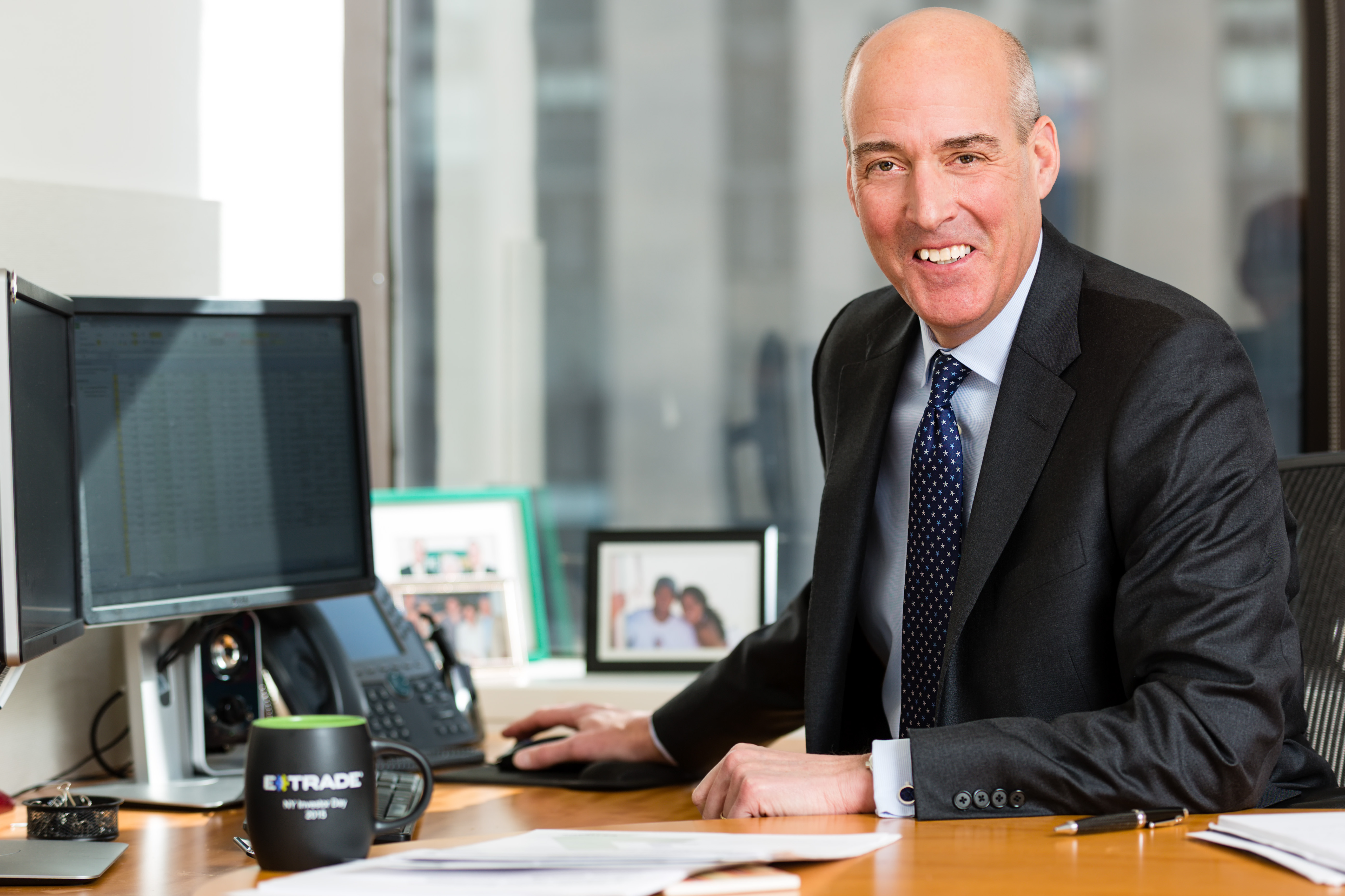 Financial-executive-environmental-portrait – Headshots NYC