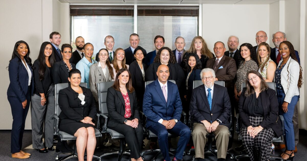 Tips for Organizing a Smooth Corporate Photoshoot for Large Teams ...